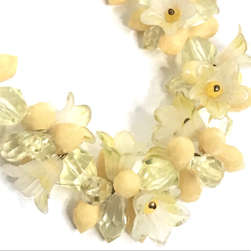 1950s Vintage Necklace Flower Lei Early Plastic - Gem